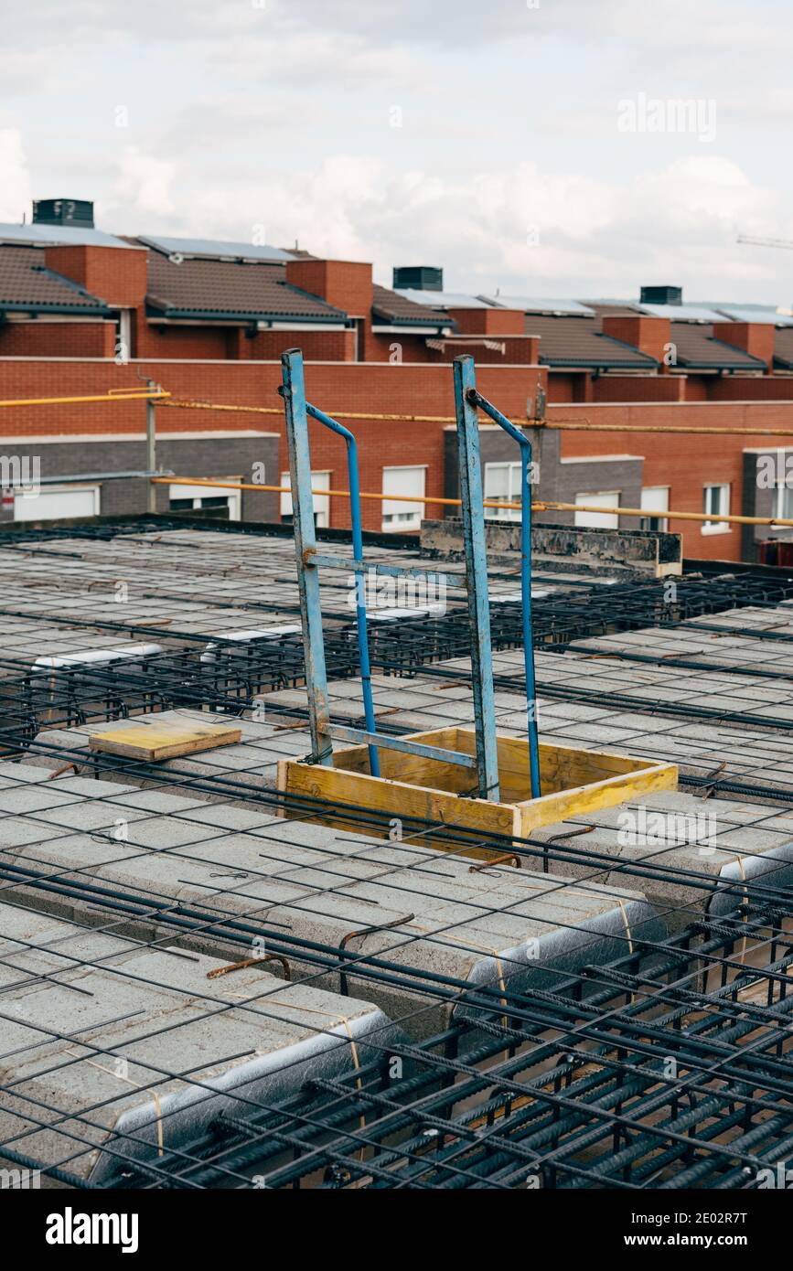 Construction site rebar formwork hi-res stock photography and images ...