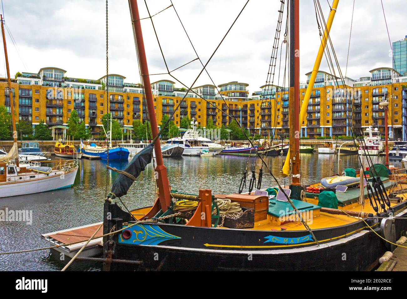Upscale boat docks hi-res stock photography and images - Alamy