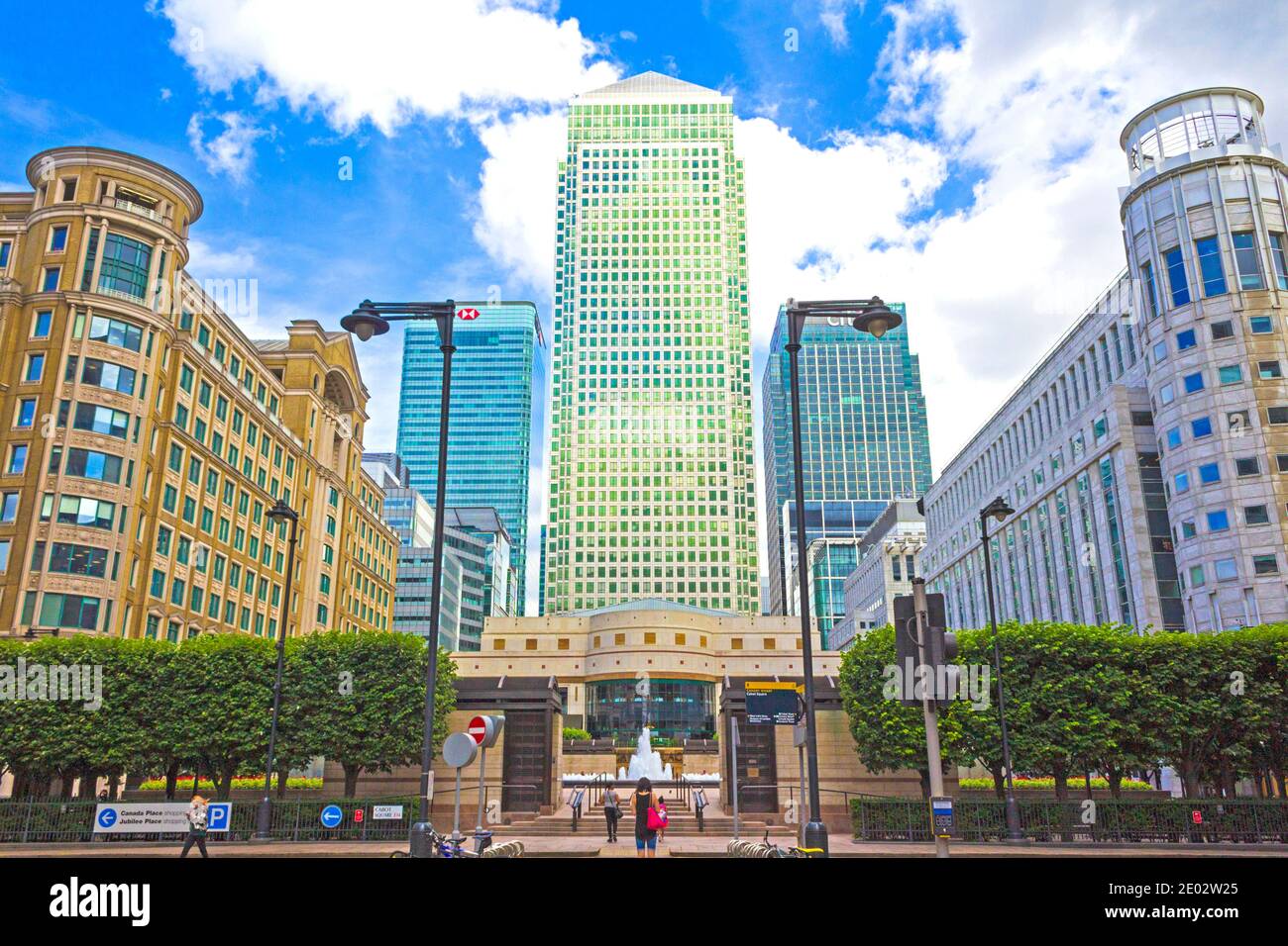 Cabot Square is one of the central squares of the Canary Wharf ...
