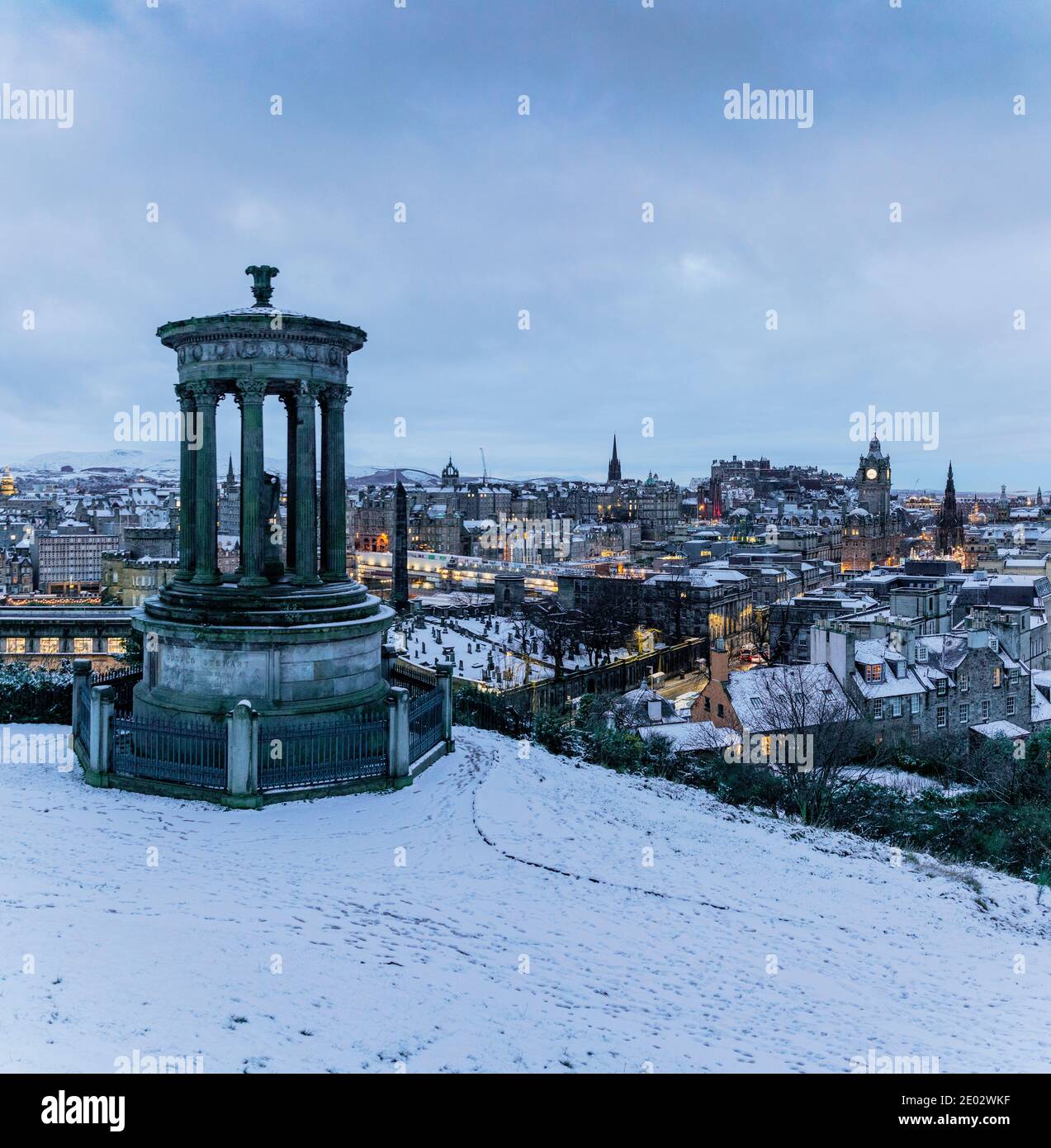 Scottish city skyline hi-res stock photography and images - Alamy
