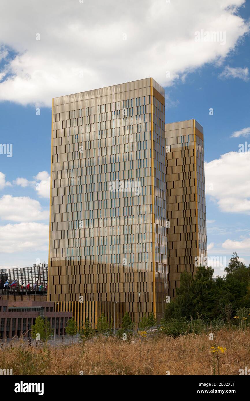 Office towers court justice hi-res stock photography and images - Alamy