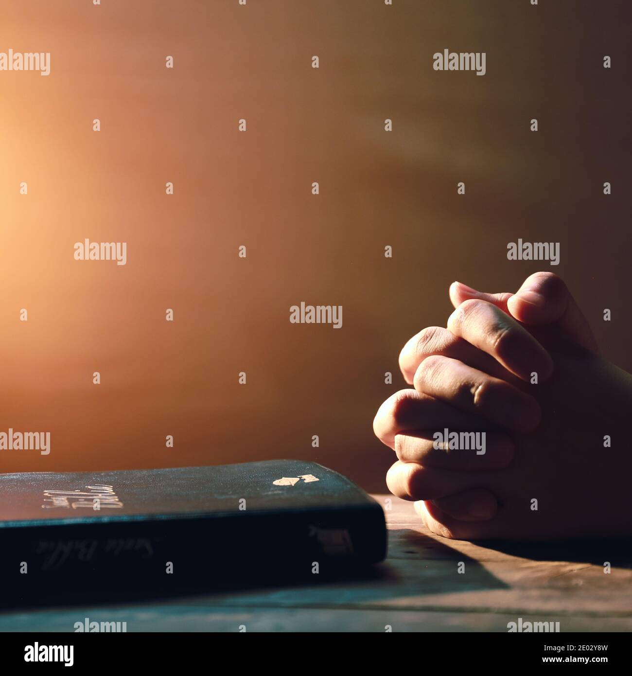 Clasping hand hi-res stock photography and images - Alamy