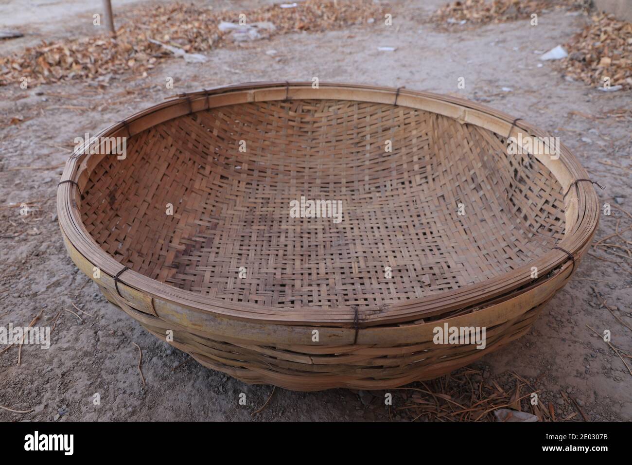 Threshing basket hi-res stock photography and images - Alamy