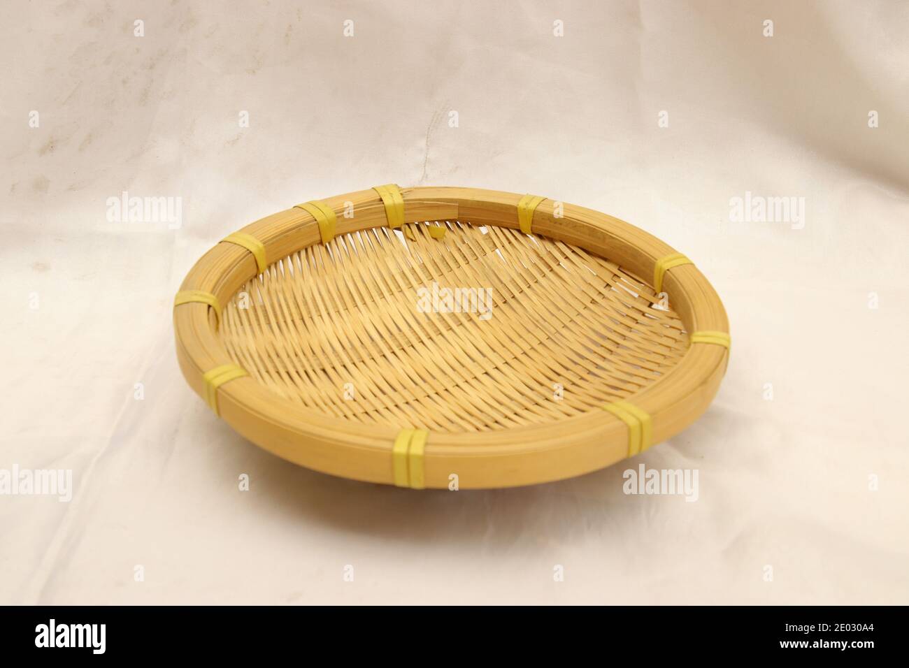 Bamboo round tray hi-res stock photography and images - Alamy