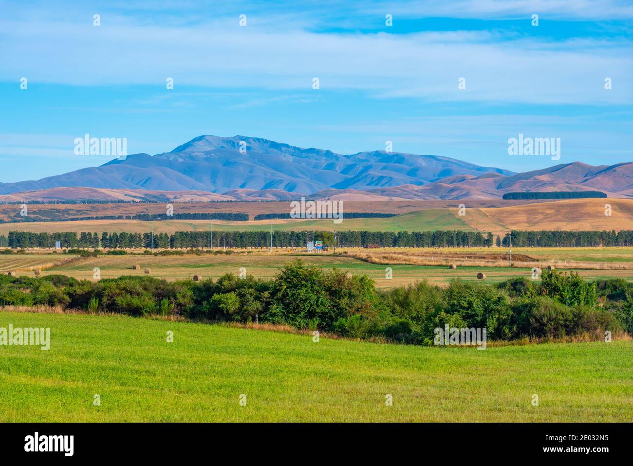 Landscape of Otago region viewed from Central Otago Railway bicycle ...