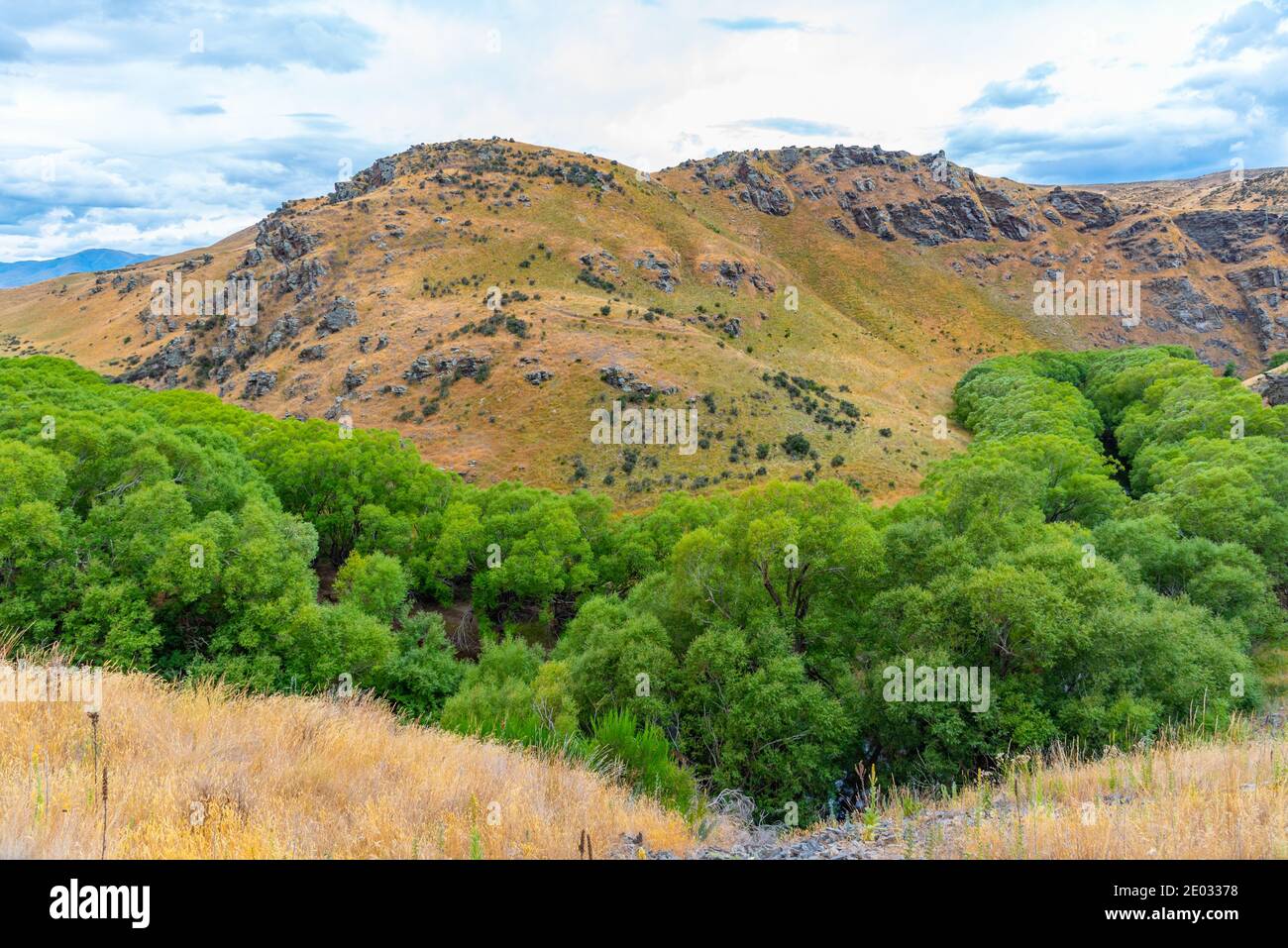 Valley of Taieri river at Central Otago Railway bicycle trail in New ...