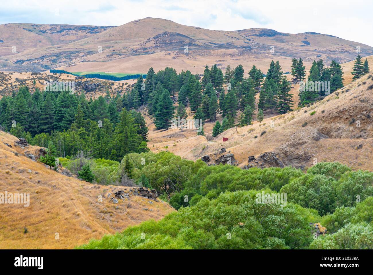 Valley of Taieri river at Central Otago Railway bicycle trail in New ...