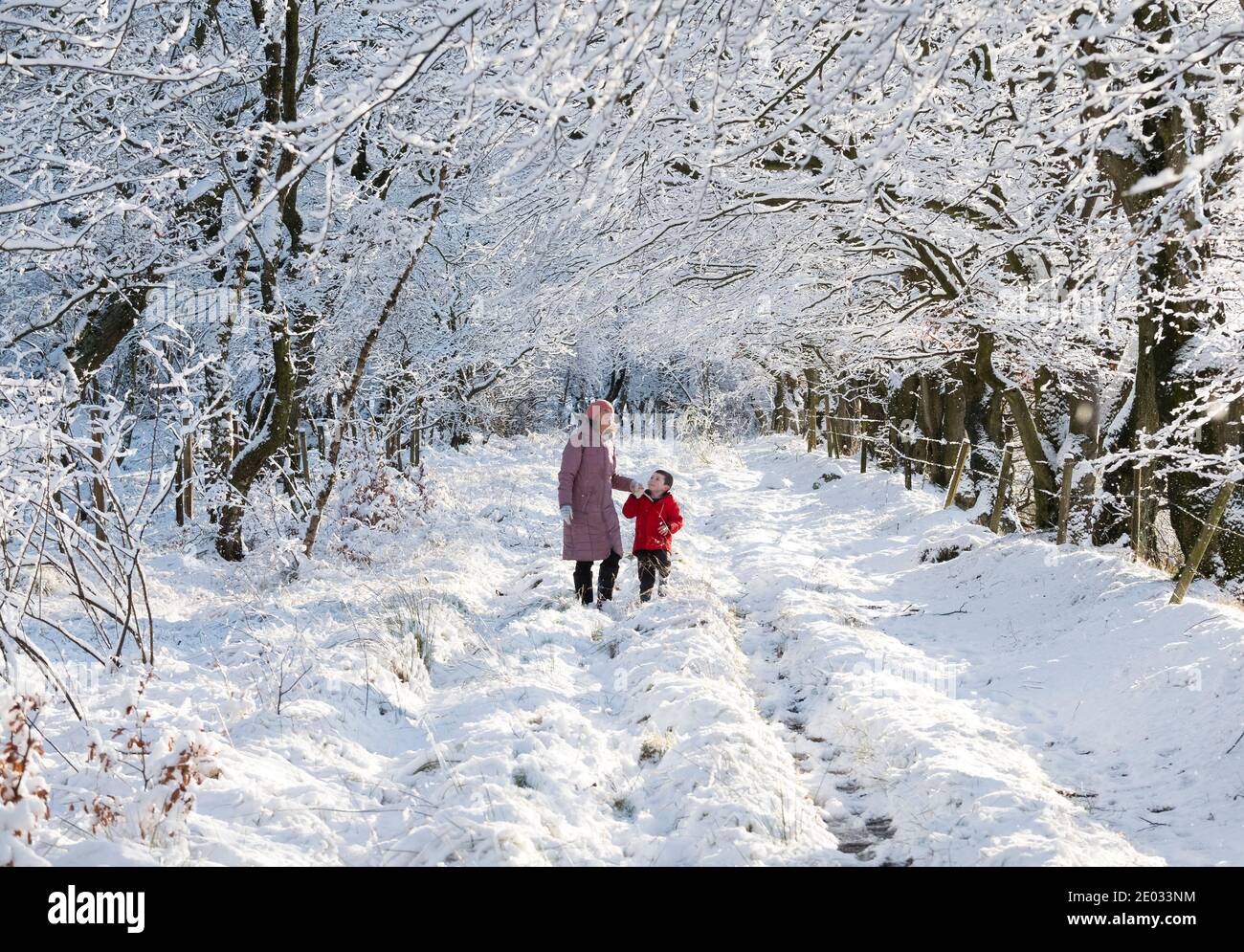 Walk through snow hi-res stock photography and images - Alamy