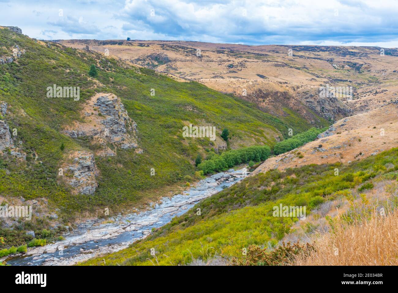 Valley of Taieri river at Central Otago Railway bicycle trail in New ...