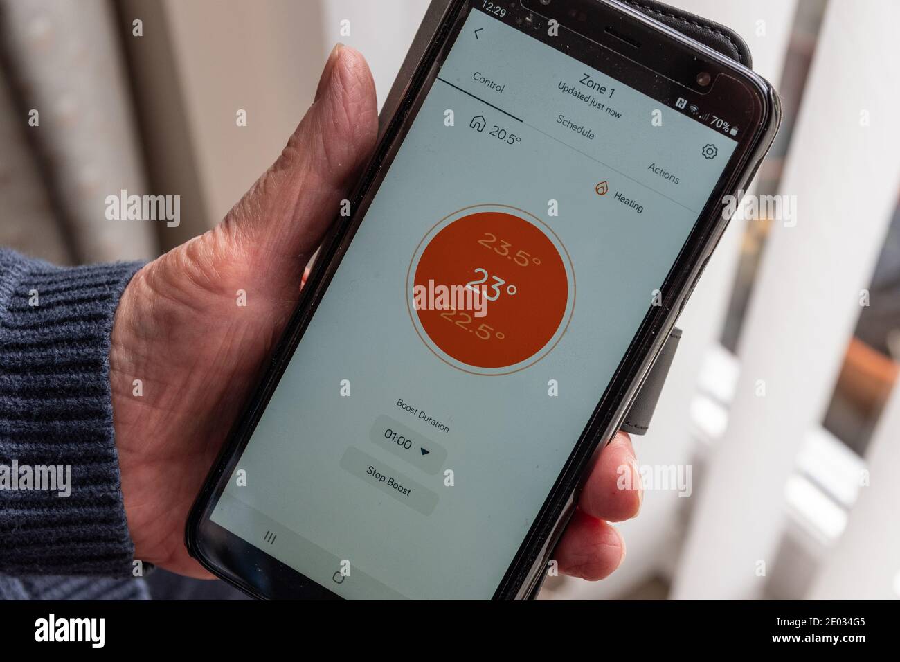 Turn off heating hi-res stock photography and images - Alamy