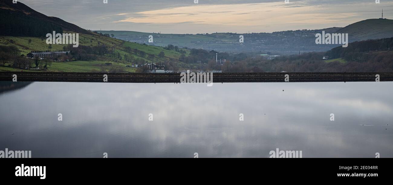 View of Dovestones reservoir Stock Photo - Alamy