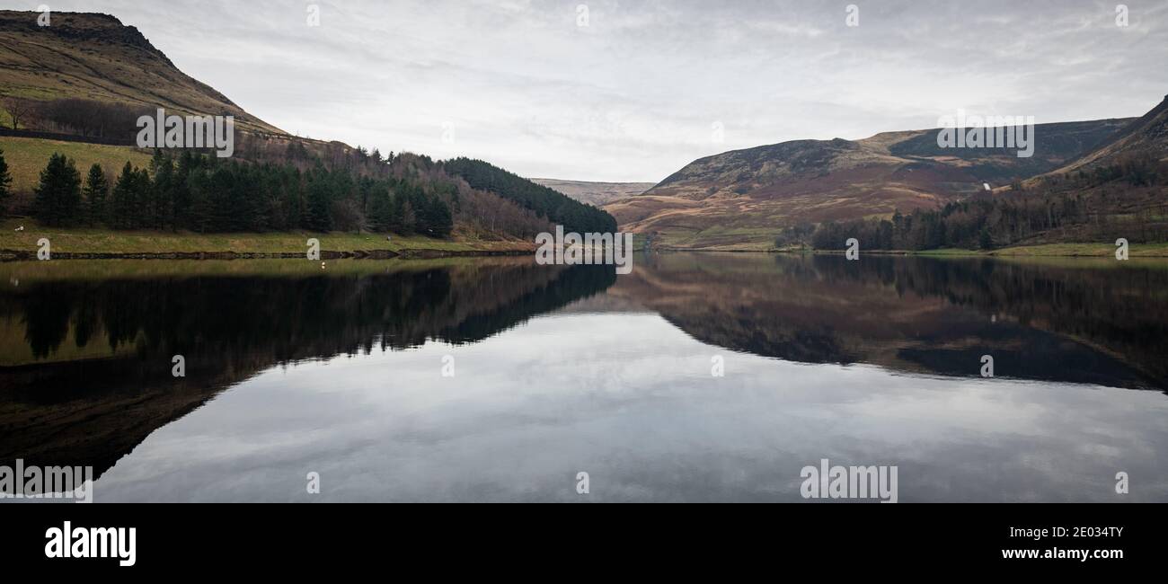 View of Dovestones reservoir Stock Photo - Alamy