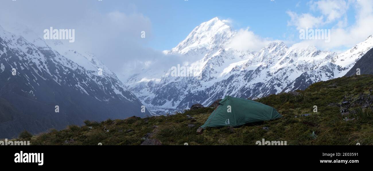 Mountain and Lake Winter Landscapes near Aoraki - Mount Cook National ...