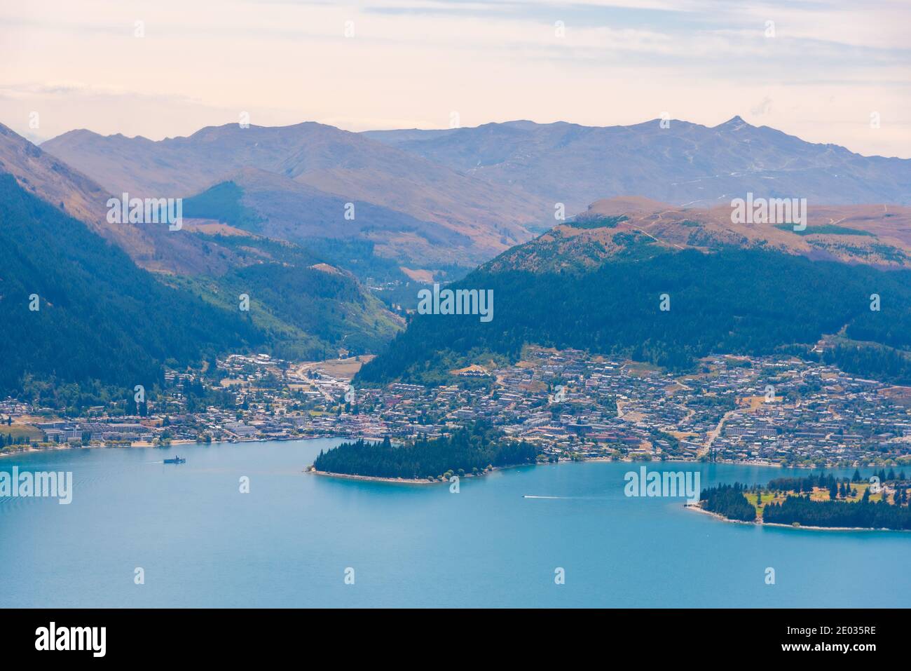 Queenstown bay sunny day hi-res stock photography and images - Alamy