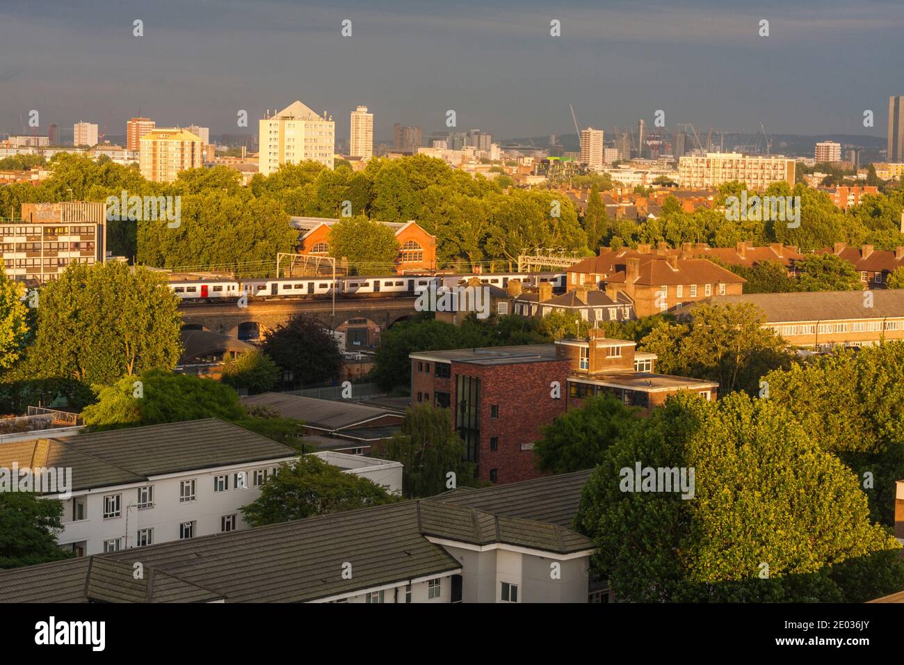 London overland train hi-res stock photography and images - Alamy