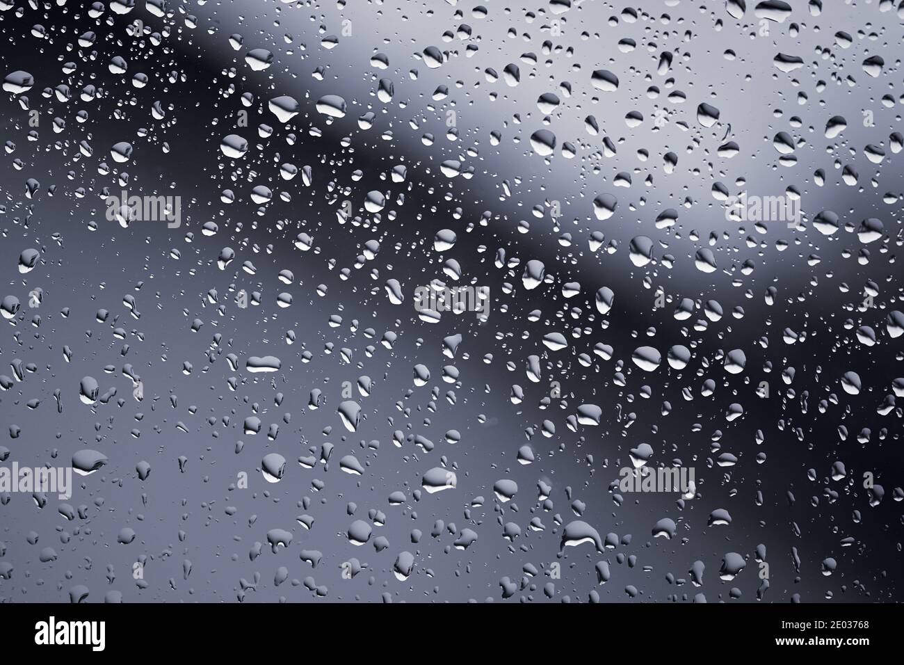 Raindrops on window hi-res stock photography and images - Alamy