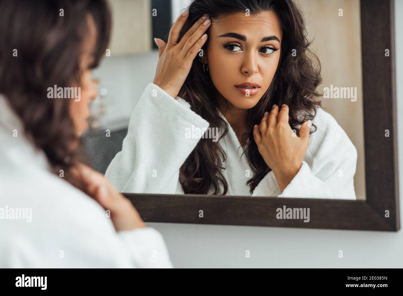 Middle east woman hi-res stock photography and images - Alamy