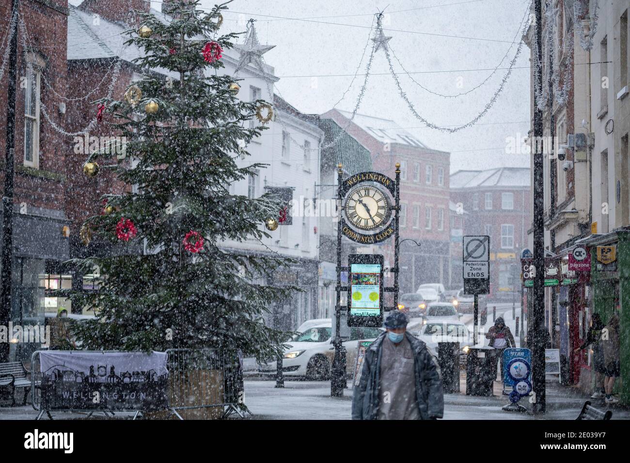 Wellington Town Centre, United Kingdom. 29th December, 2020 Christmas ...