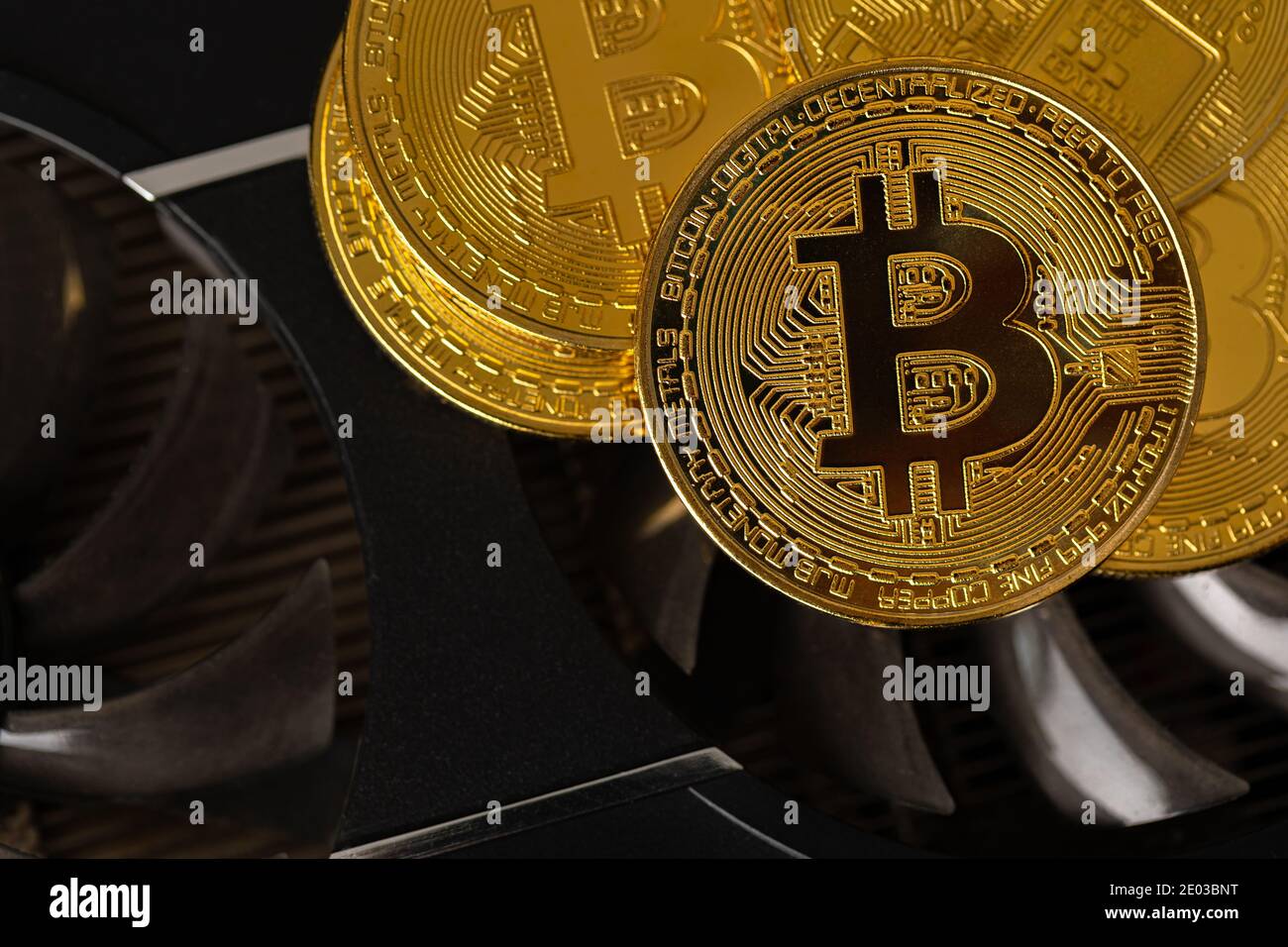 Cryptocurrency mining computer hi-res stock photography and images - Alamy