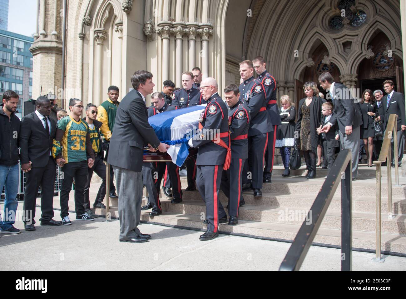 Rob Ford casket leaving St. James Cathedral for private burial ceremony ...