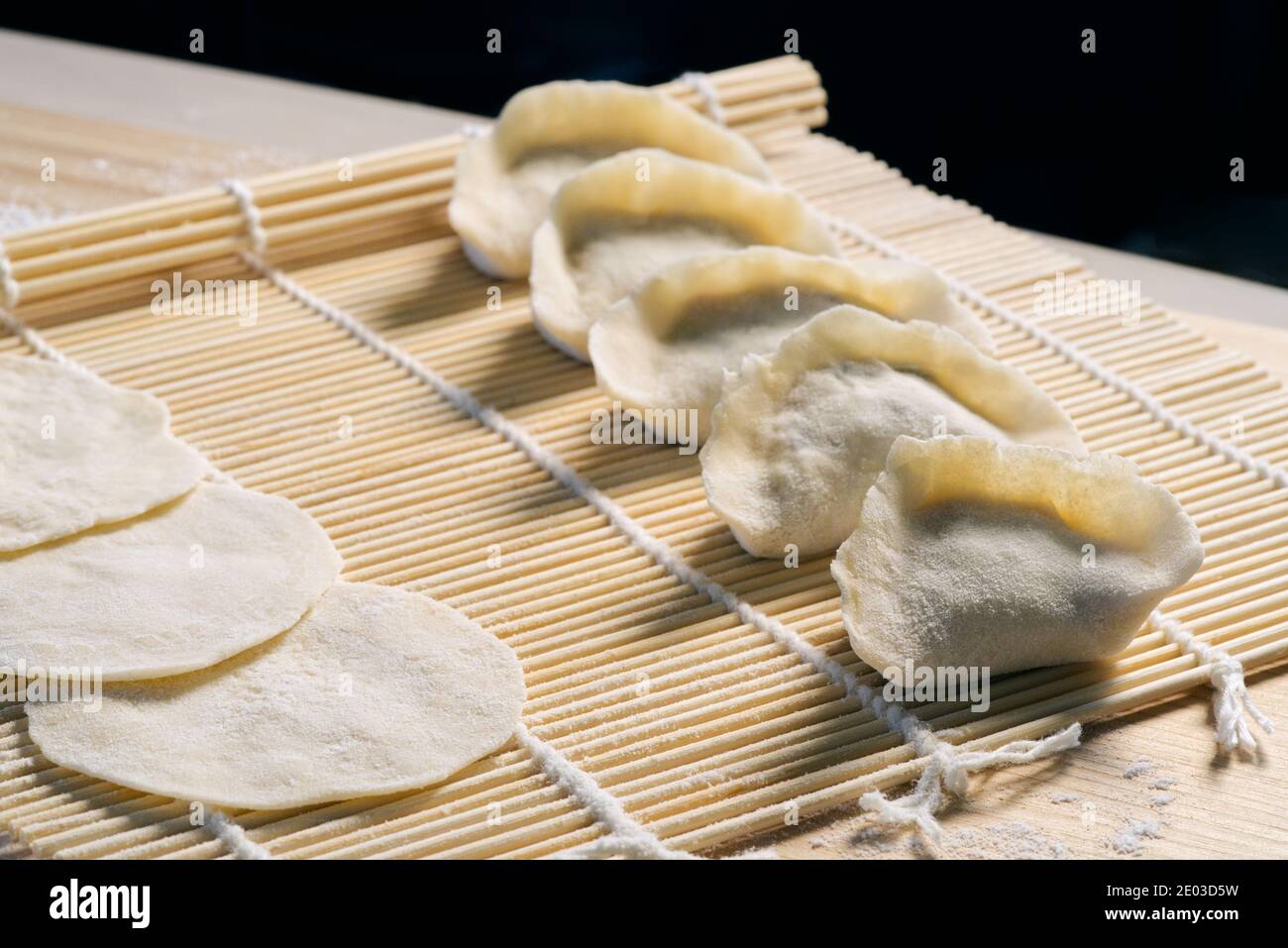 Dumpling skins hi-res stock photography and images - Alamy