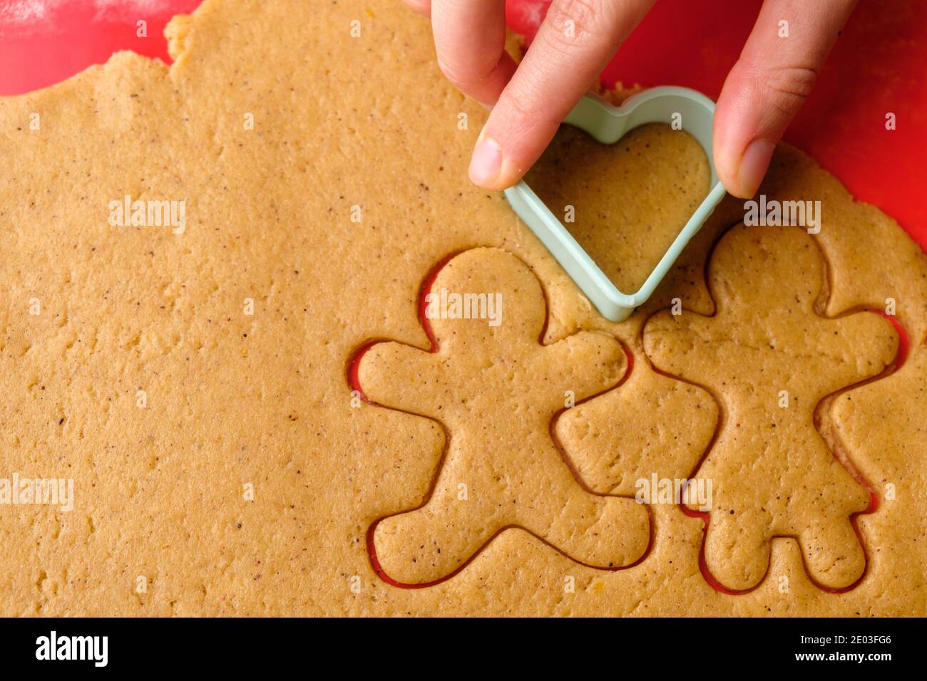 Raw pastry gingerbread man cookie cutter hi-res stock photography and ...