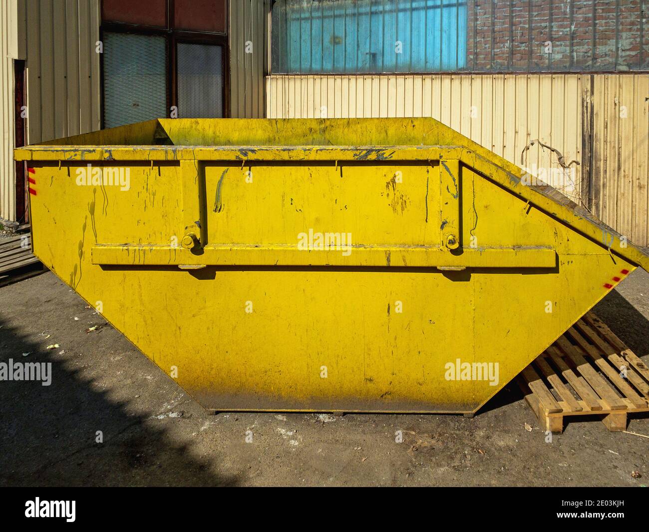 Skip container hi-res stock photography and images - Alamy