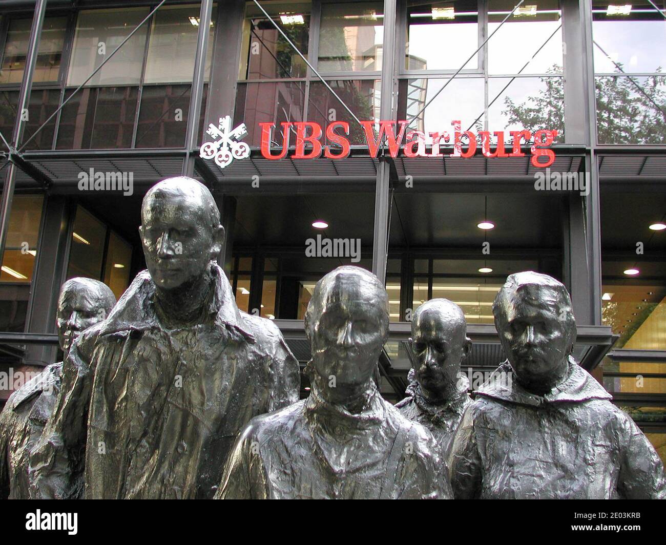 UBS Warburg with sculpture Rush Hour by George Segal at the Broadgate ...