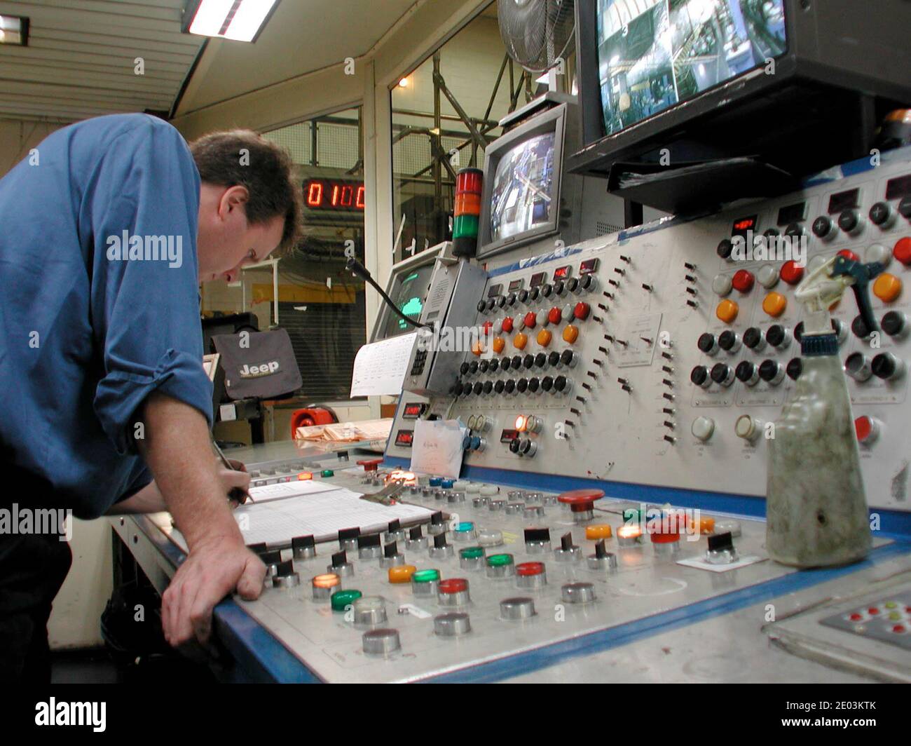 Machine Minder monitoring Financial Times Press Run West Ferry Printers ...