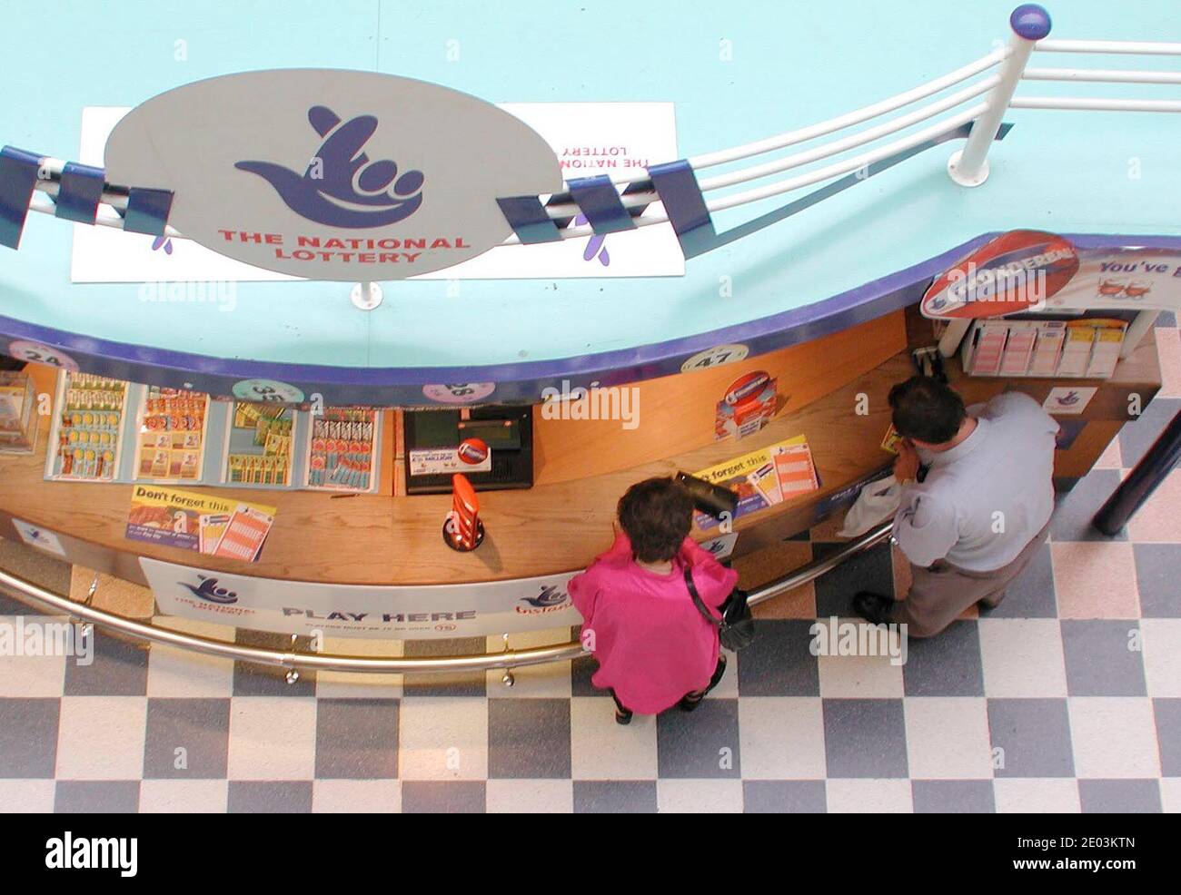 Lakeside retail centre hi-res stock photography and images - Alamy