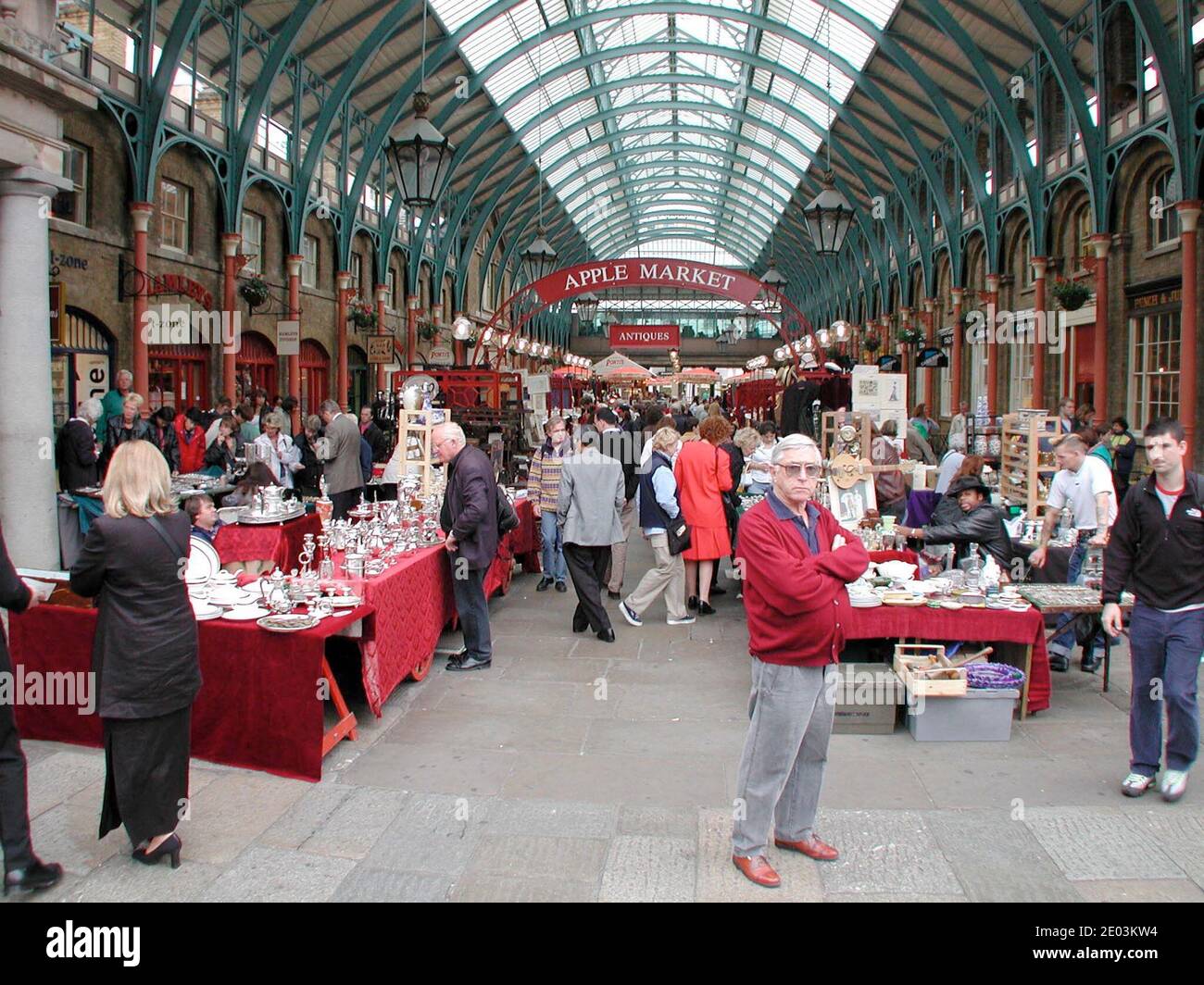 market stalls in Covent Garden Market London Stock Photo - Alamy
