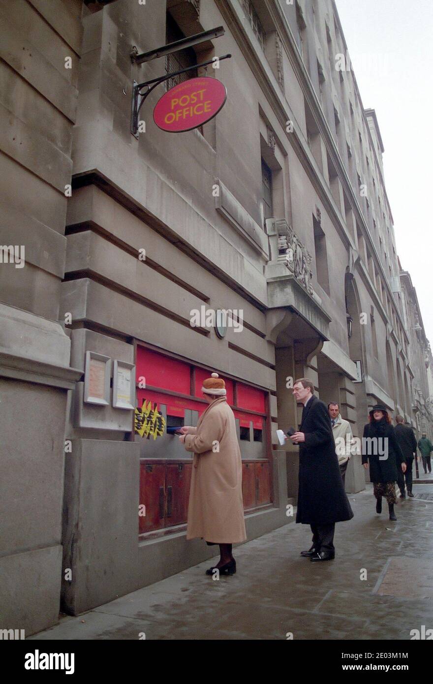 London post office hi-res stock photography and images - Alamy