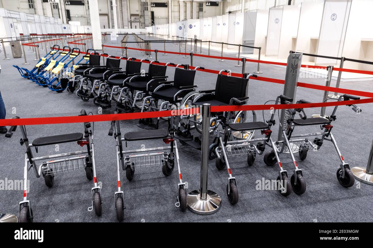 Rollators hi-res stock photography and images - Alamy