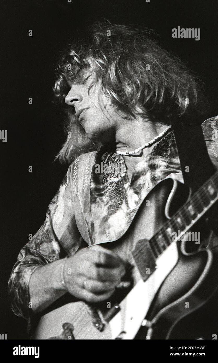 Kevin ayers 1970s hi-res stock photography and images - Alamy