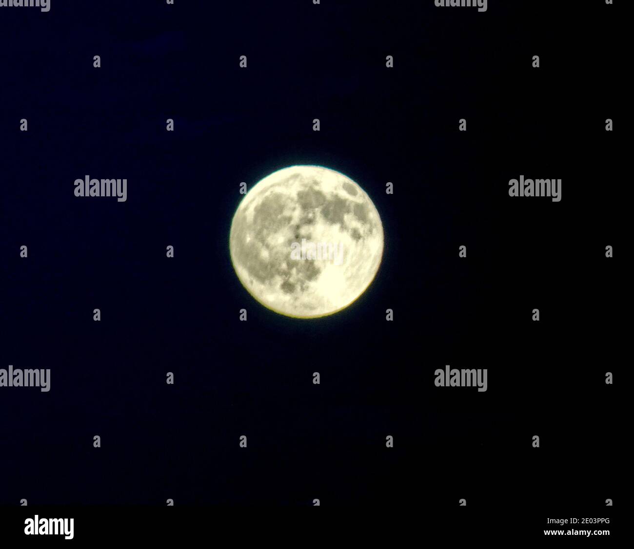 Full moon over temple hi-res stock photography and images - Alamy