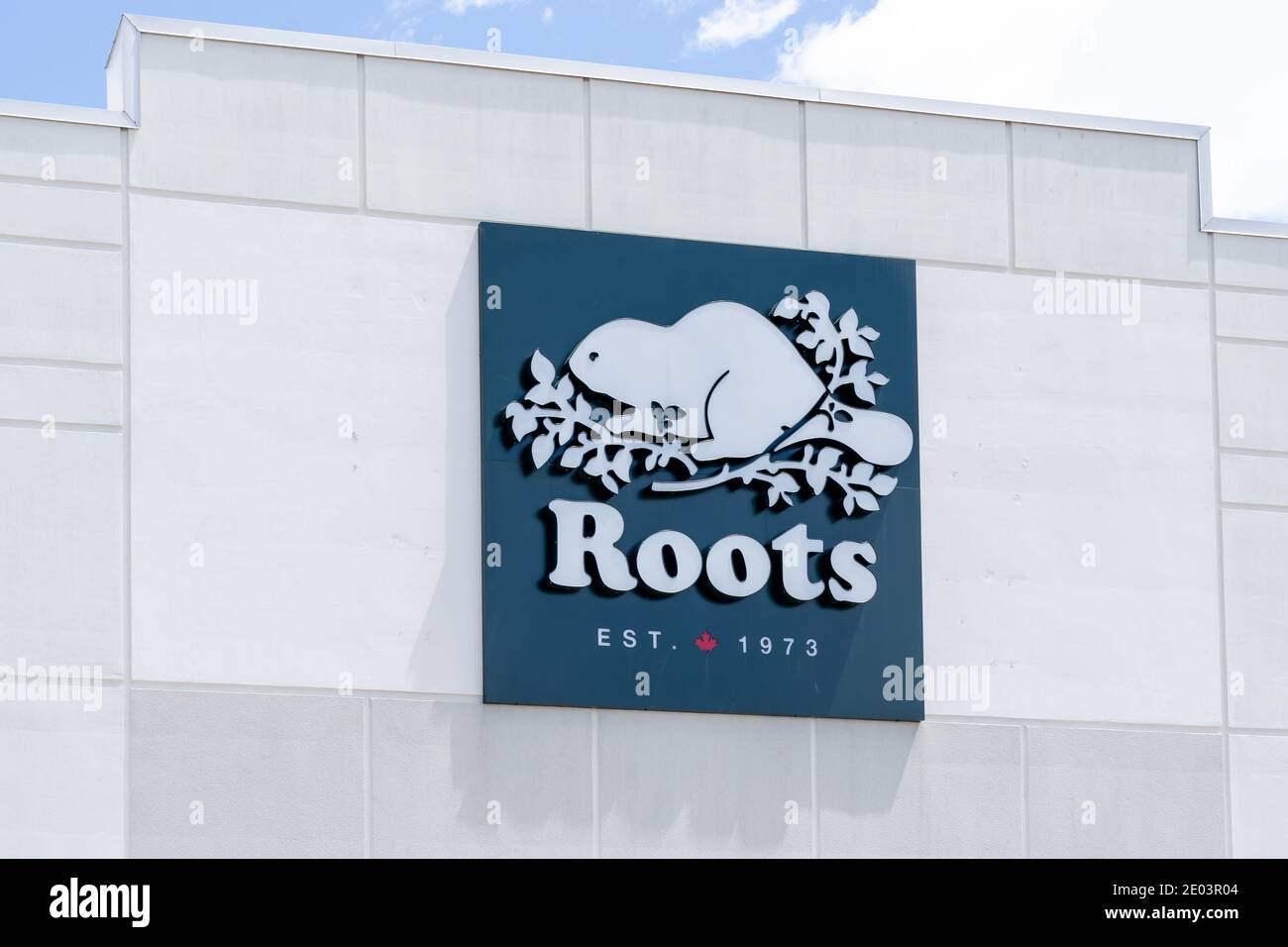 Roots canada store toronto hi-res stock photography and images - Alamy