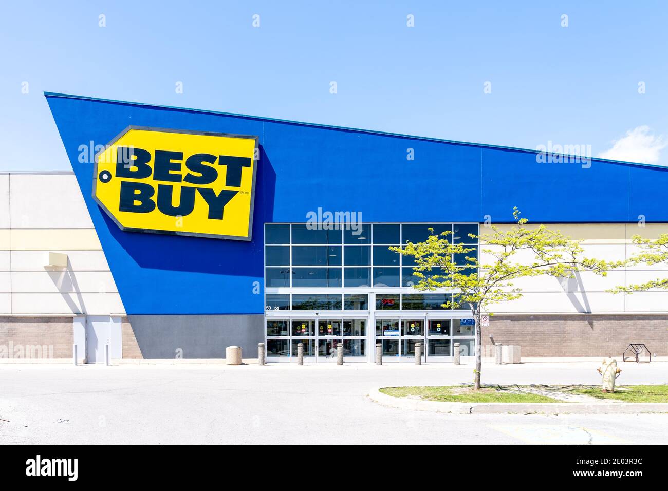 Electronic store best buy hi-res stock photography and images - Alamy