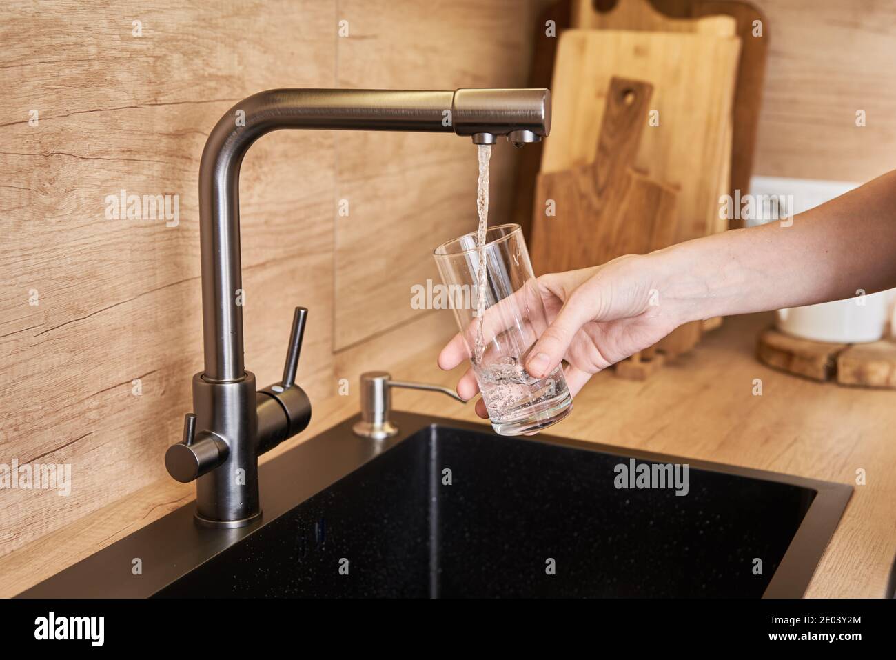 Clean water from tap hi-res stock photography and images - Alamy