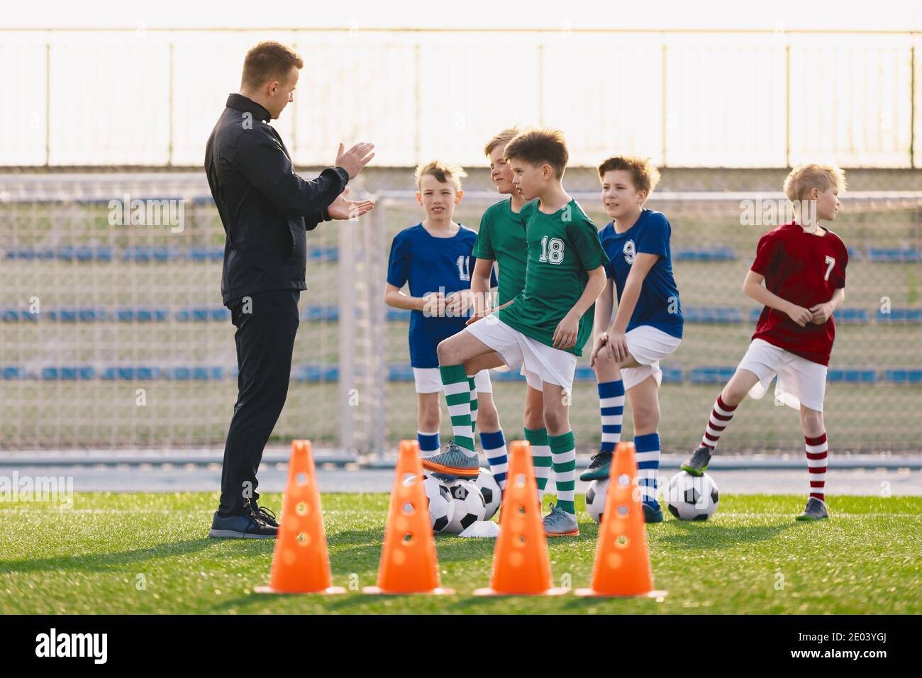 Football players soccer lesson hi-res stock photography and images - Alamy