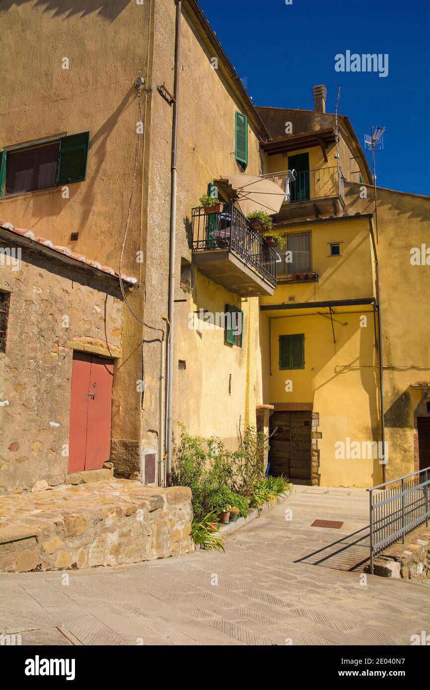 Residential buildings in the historic medieval village of Scansano ...