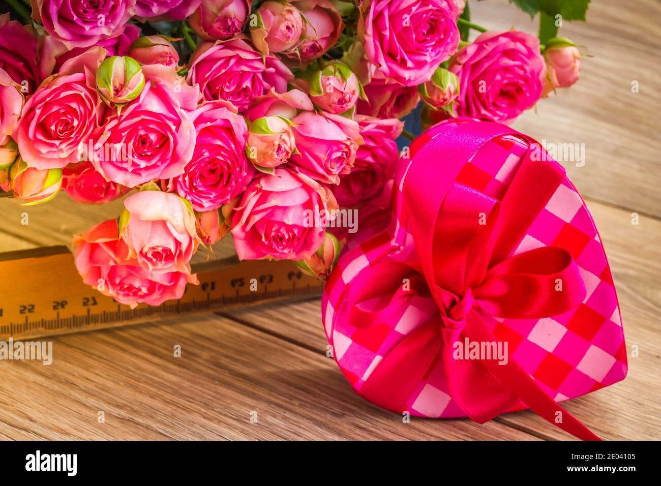 pile of pink roses Stock Photo - Alamy