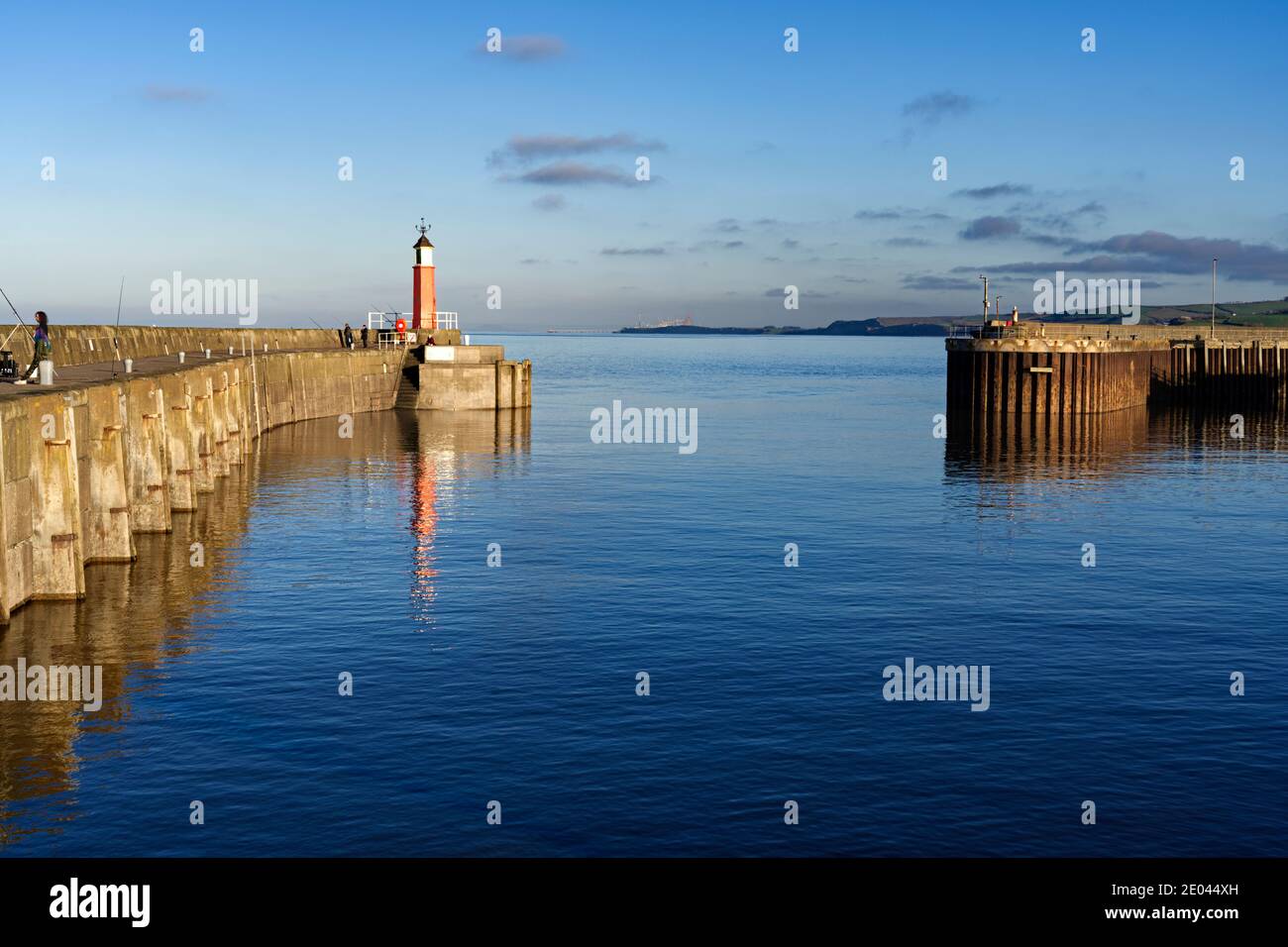 View of the harbour entrance and lighthouse in Watchet, Somerset Stock ...