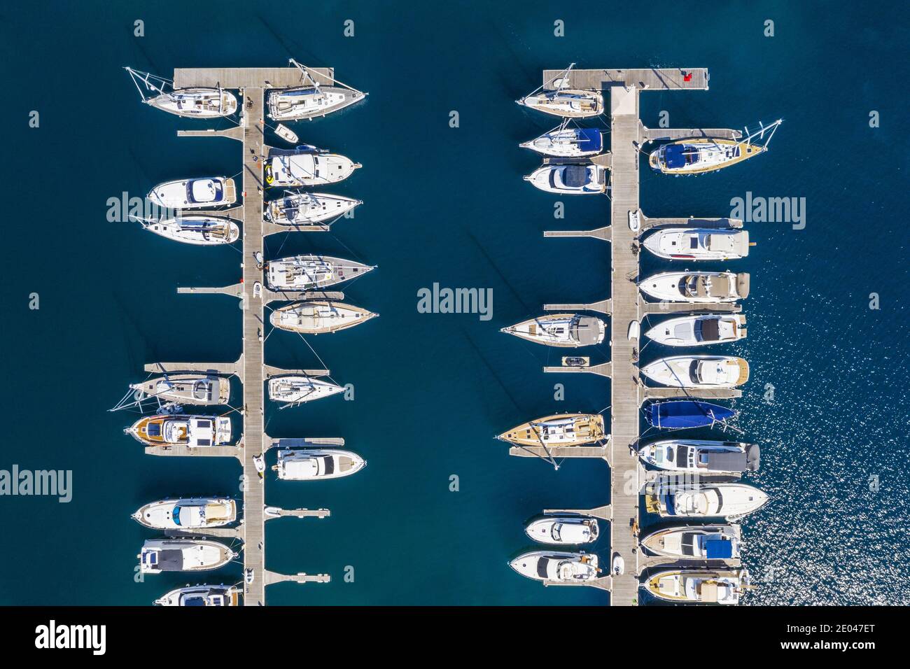 Aerial top view yacht marina hi-res stock photography and images - Alamy