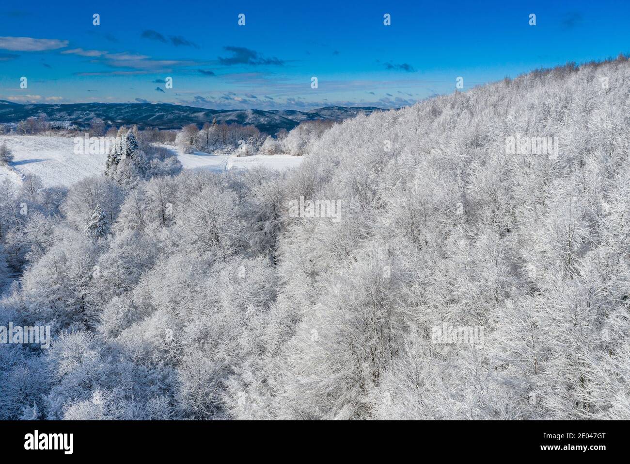Snowy fields hi-res stock photography and images - Alamy