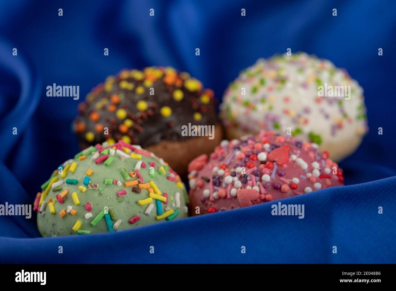 Small donut hi-res stock photography and images - Alamy