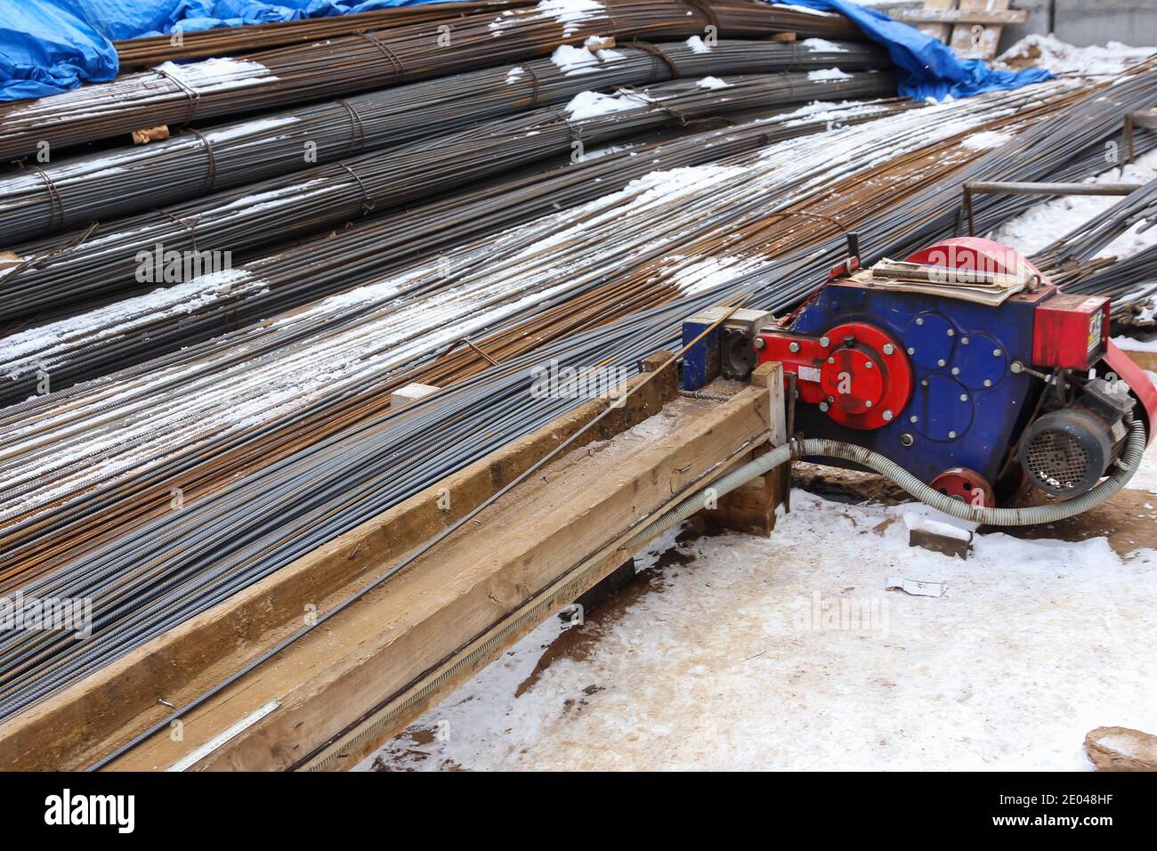 Cutting steel bar hi-res stock photography and images - Alamy