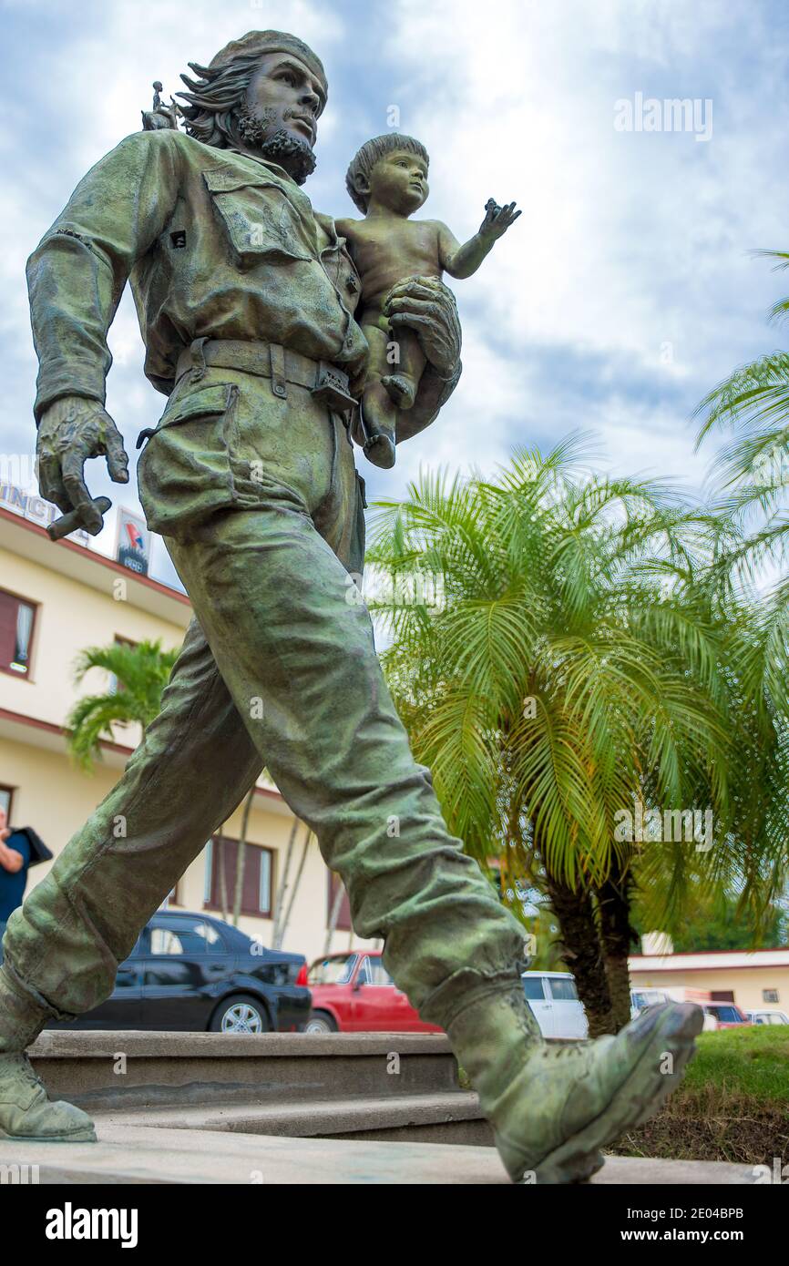 Che guevara statue and child hi-res stock photography and images - Alamy