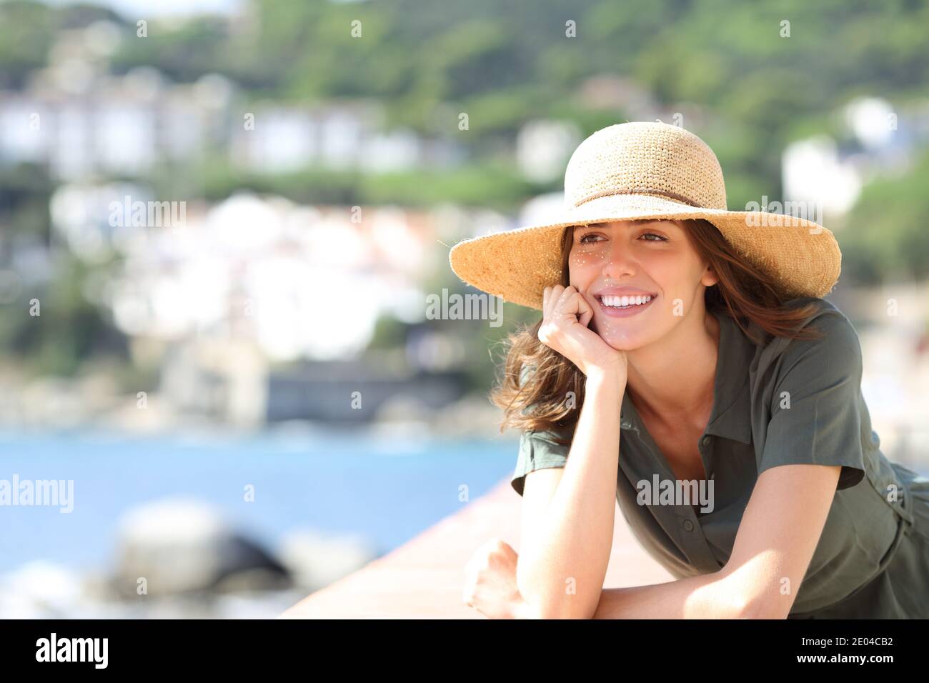 Smile on the beach hi-res stock photography and images - Alamy