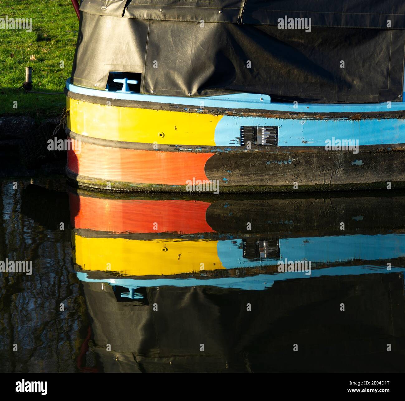 Colorful stern of a narrow boat Stock Photo - Alamy