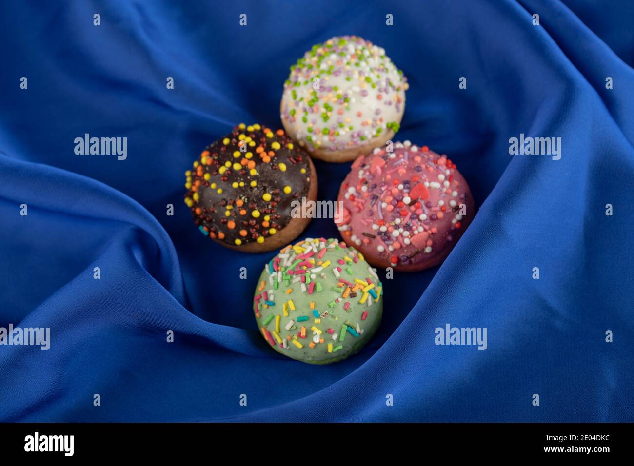 Small donut hi-res stock photography and images - Alamy